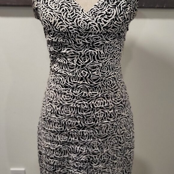 London Times | Dresses | London Times Gorgeous Dress Size Tag But Can ...